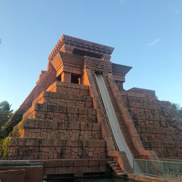 Mayan Temple - Swimming Pool in Paradise Island