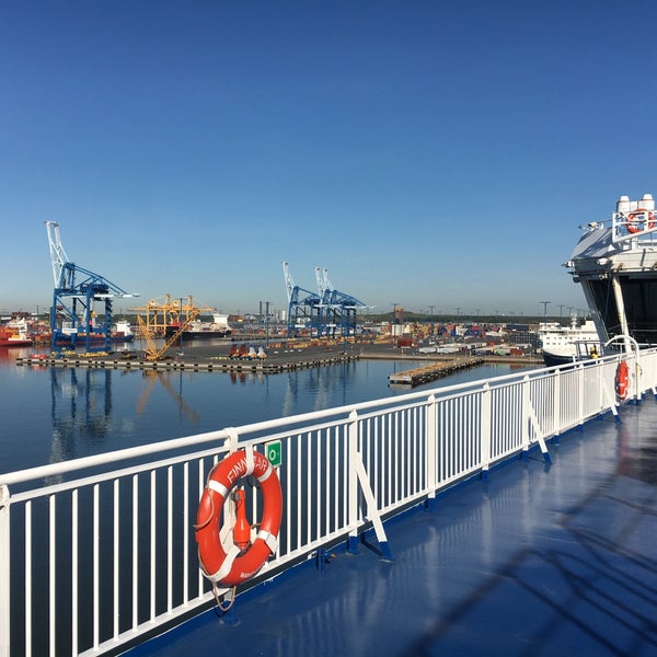 Finnlines Finnstar saapuu Vuosaareen - Boat or Ferry