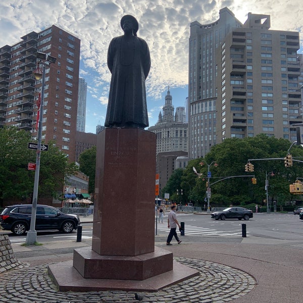 Confucius Statue Chinatown
