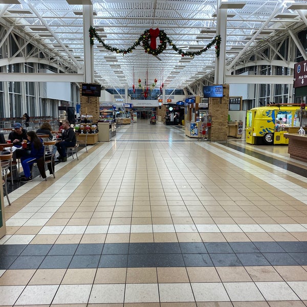 Photos at Lake Forest Oasis - Rest Area in Lake Forest