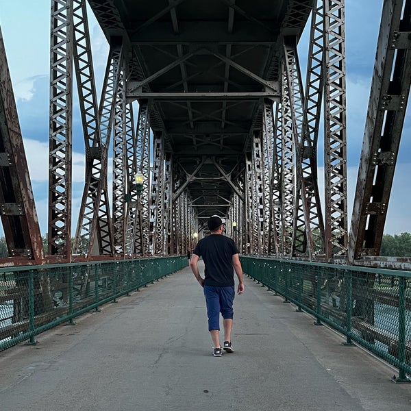 Meridian Bridge - Bridge in Yankton