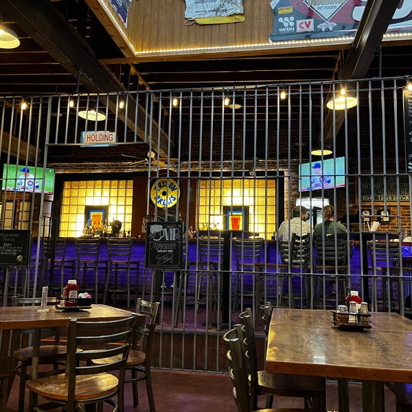 Prison Brews Brewery & Restaurant - Bar in Downtown Jefferson City