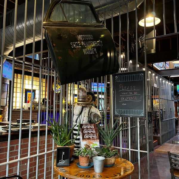 Prison Brews Brewery & Restaurant - Bar in Downtown Jefferson City