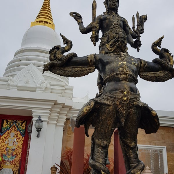 พระมหาเจดีย์มกุฏคีรีวัน (Phra Maha Chedi Makut Khiri Wan) - 5 tips from ...