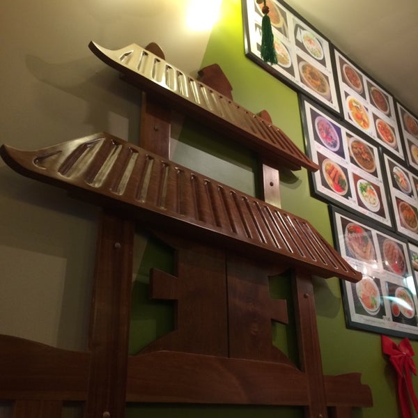 Spring Roll Chalet - Downtown Calgary - 0 tips