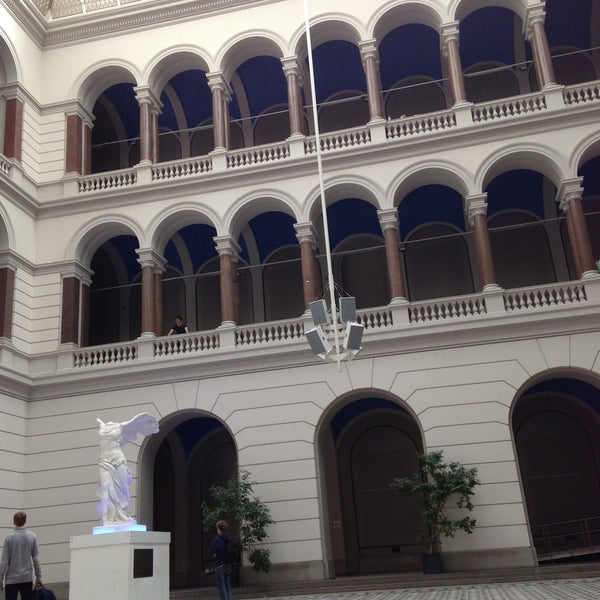 Does anyone know how are those horizontal lines called? : r/architecture