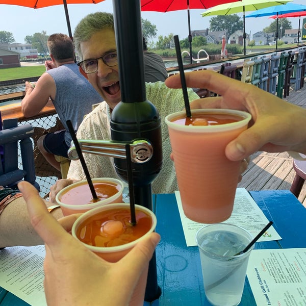 Island Grill at Mayea Marina - American Restaurant in Fair Haven