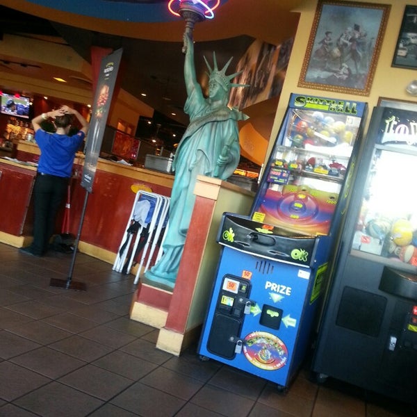 Photos at Red Robin Gourmet Burgers and Brews - 35 tips