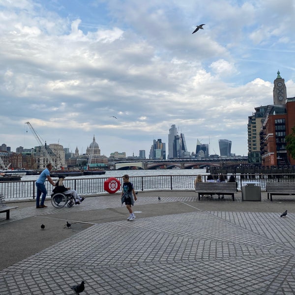 The Southbank Observation Point - Scenic Lookout in London