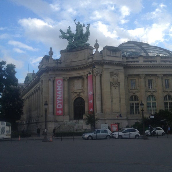 Photos at Place Clemenceau - Champs-Élysées - Paris, Île-de-France