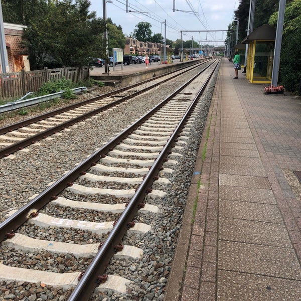 Station Ekeren - Rail Station in Ekeren