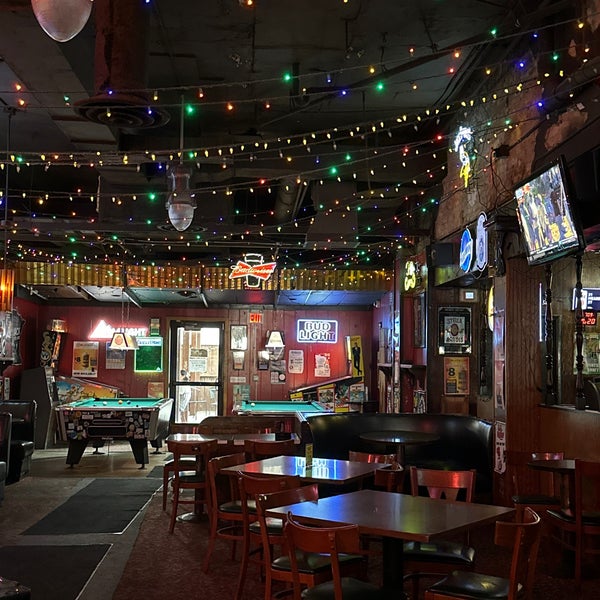 CC Club - Lowry Hill East - 70 tips