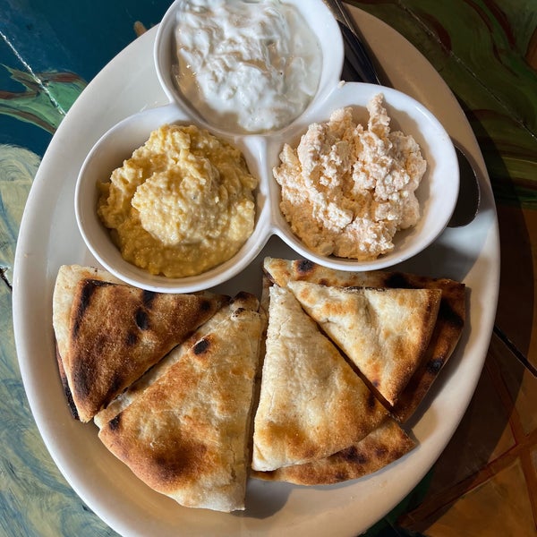 Theo's Metro - Greek Restaurant in Kingston