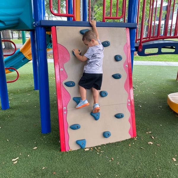 Pompano Community Park - Playground in Pompano Beach