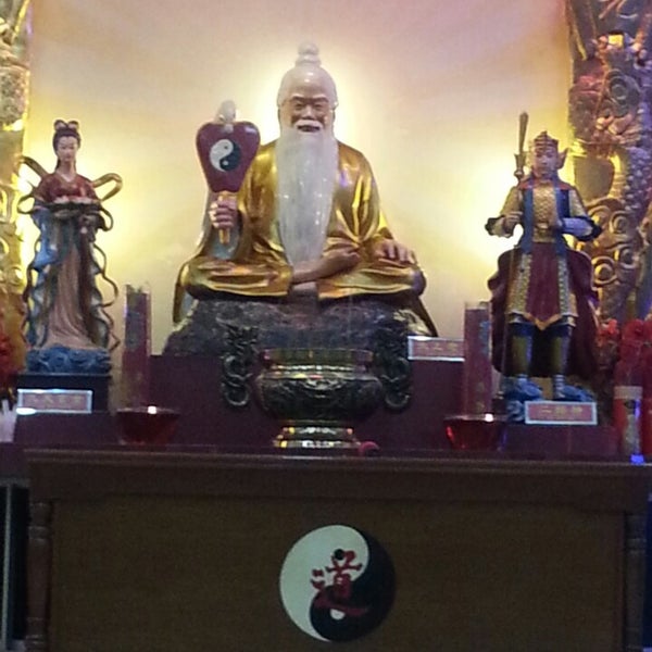 Kelenteng Sinar Agung Tao - 2 tips from 6 visitors