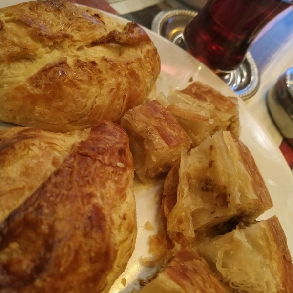 Photos at Pelit Pastanesi - Altunizade - İstanbul, İstanbul