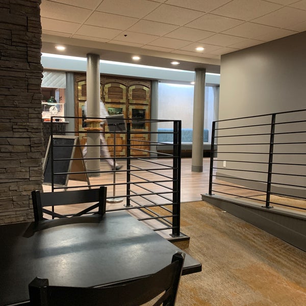 Johnny's Dock Restaurant & Marina - 1900 E D St