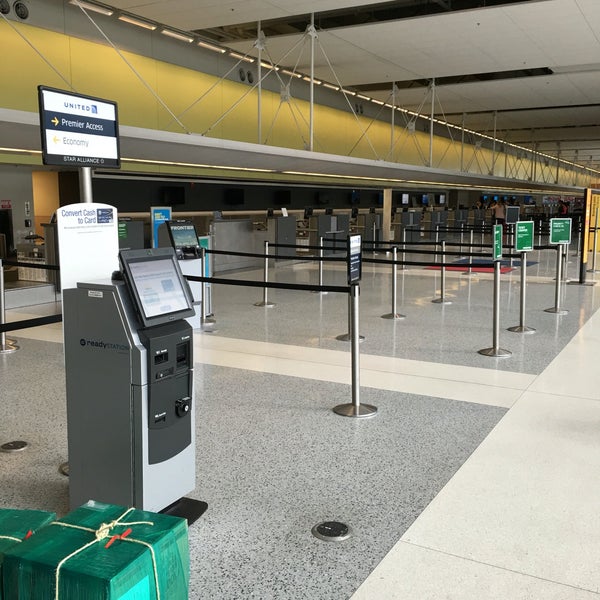 United Airlines Ticket Counter - Evans Terminal