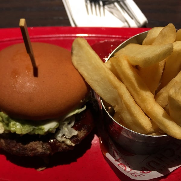 Red Robin Gourmet Burgers and Brews - 34 tips
