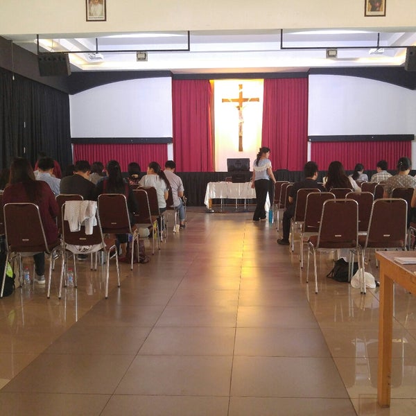 Gereja Katolik Santo Matias Rasul - Cengkareng - 15 tips from 1103 visitors