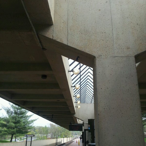 Photos at Addison Road-Seat Pleasant Metro Station - Metro Station in ...