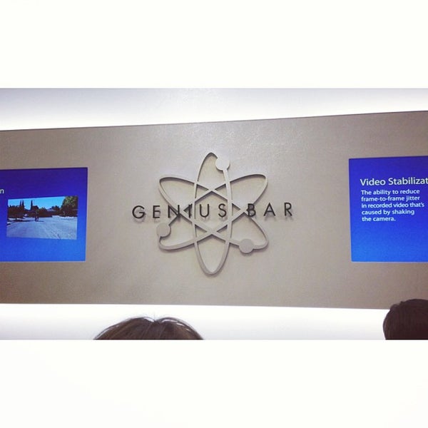 Photos at Apple Short Pump Town Center - Electronics Store