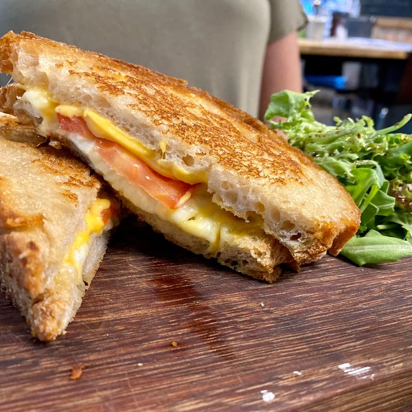 Jimmy Monkey Cafe & Bar