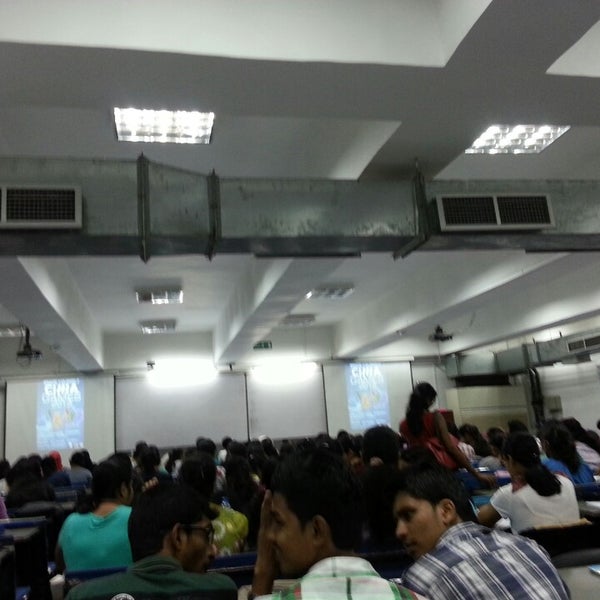 Wisdom Business Academy (Now Closed) - College Classroom in Colombo 03