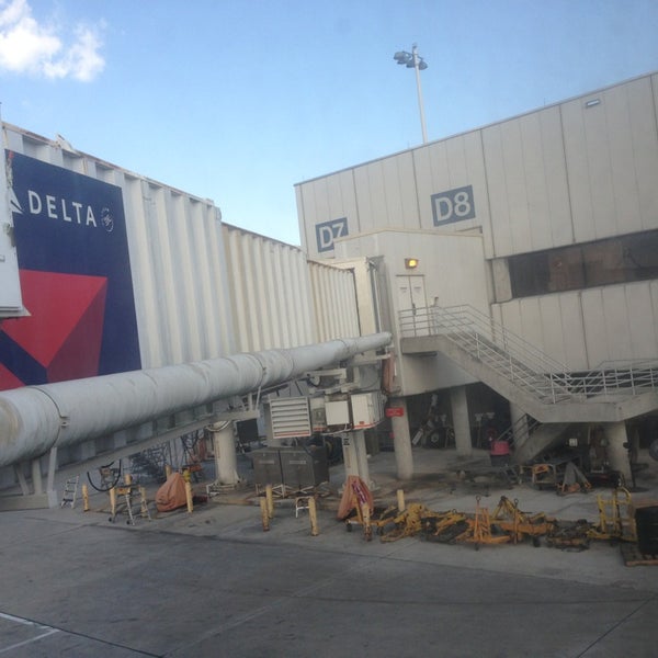 Delta Airlines Flight 1426 - 18 visitors