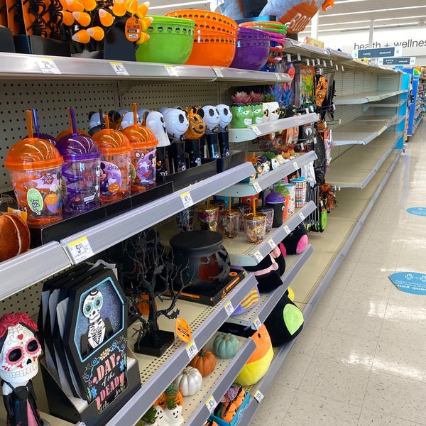 Walgreens - 2324 W War Memorial Dr