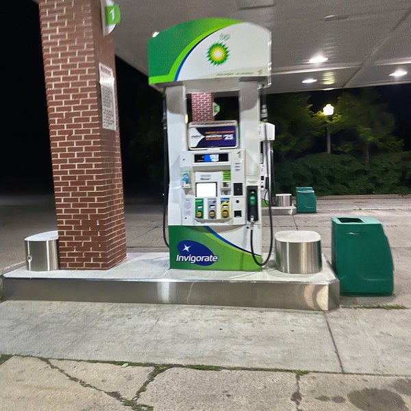BP - 530 N WESTERN AVE