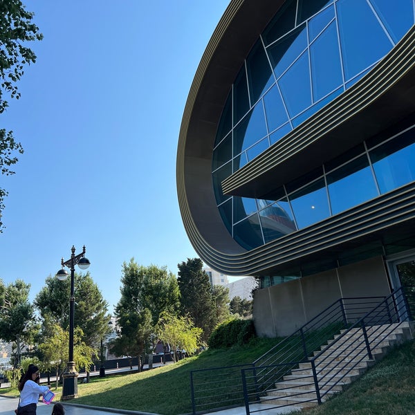 Xalça Muzeyi / Carpet Museum - Neftçilər pr. 123A
