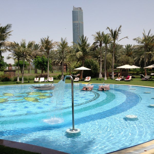 Emirates Palace Pool