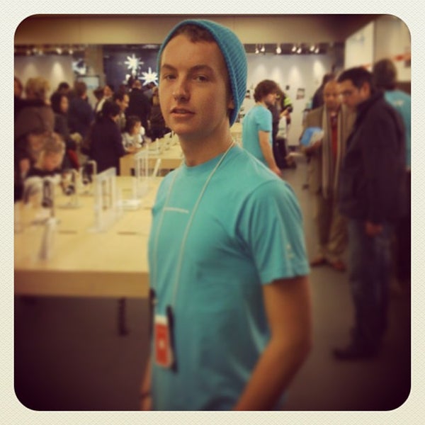 Photos at Apple Lakeside - Electronics Store