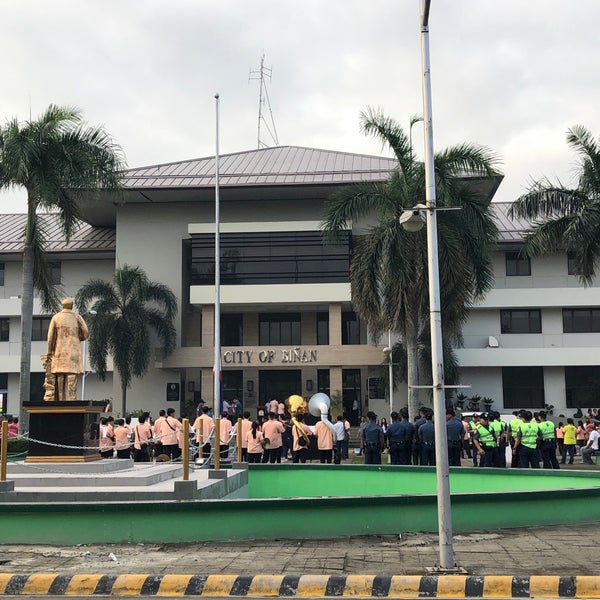 Biñan City Hall - 8 tips from 429 visitors