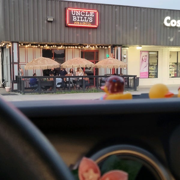 Uncle Bill's Pub & Grill - Cocktail Bar