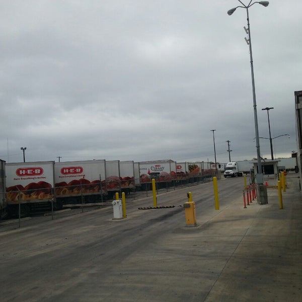 H-E-B Distribution Center - 4710 N Interstate 35