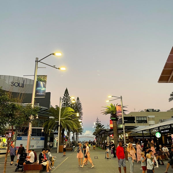 Cavill Mall - Cavill Ave
