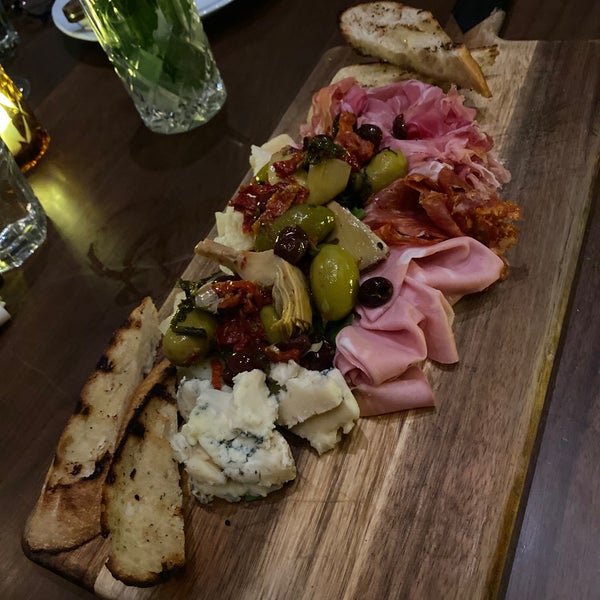 Pizzeria Moretti Toronto - Entertainment District - Toronto, ON