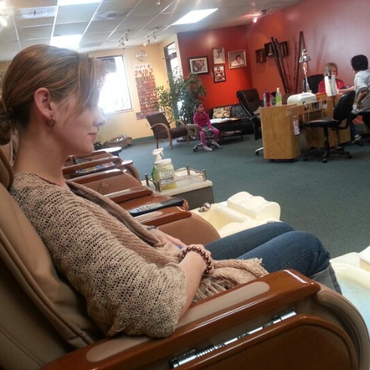 Nikki Nails - Hair Salon in Iowa State University