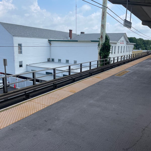 LIRR - Merrick Station - Rail Station in Merrick