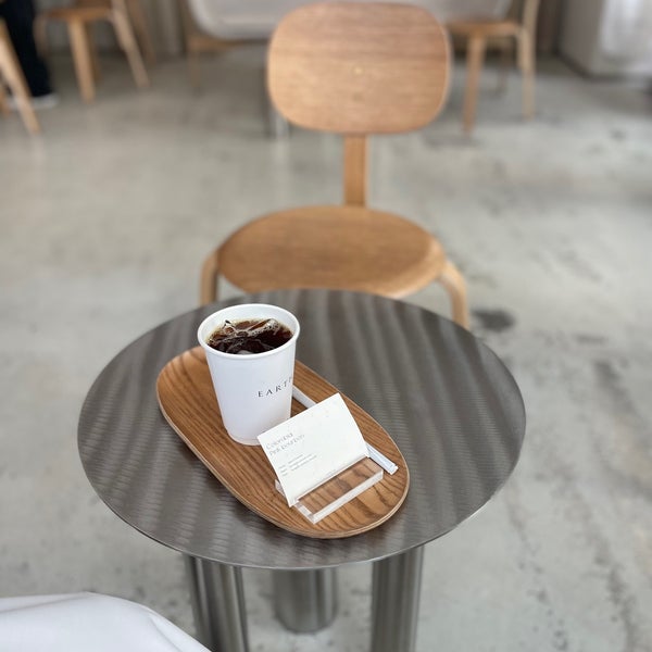 Earth Roastery - Coffee Shop