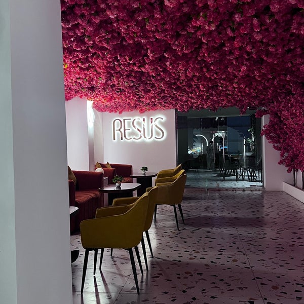 RESUS CAFE - النزهة - الرياض, منطقة الرياض‎