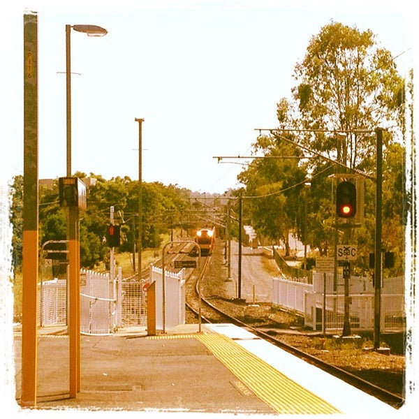 Keperra Railway Station - 30 Silvertop St.