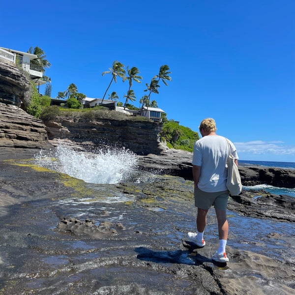China Walls aka Koko Kai Mini Beach Park - Surf Spot in Honolulu