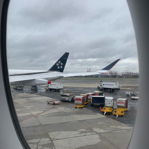 Gate B53 - Airport Gate in Newark Airport and Port Newark