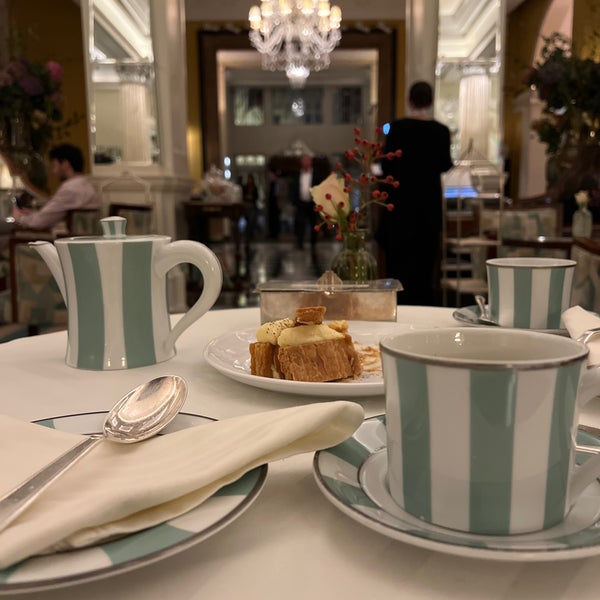 Afternoon Tea at Claridge's - Mayfair - 49 Brook St