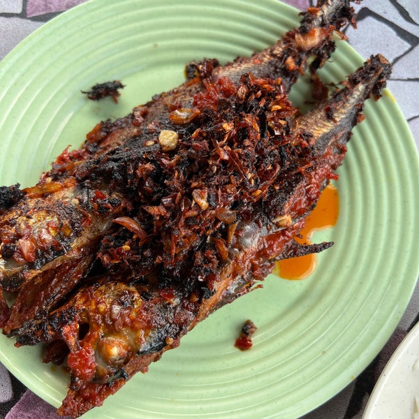 Ikan Jaket Terangkat PJ - Gerai No. 20, Jalan 51/217