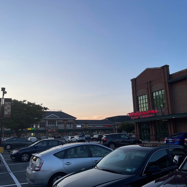 Main St Marketplace - Shopping Mall in Fairfax