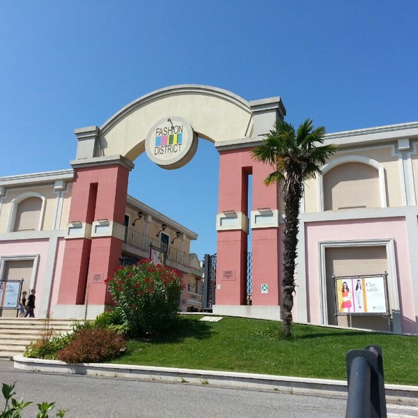 Valmontone Fashion District - Valmontone, Lazio